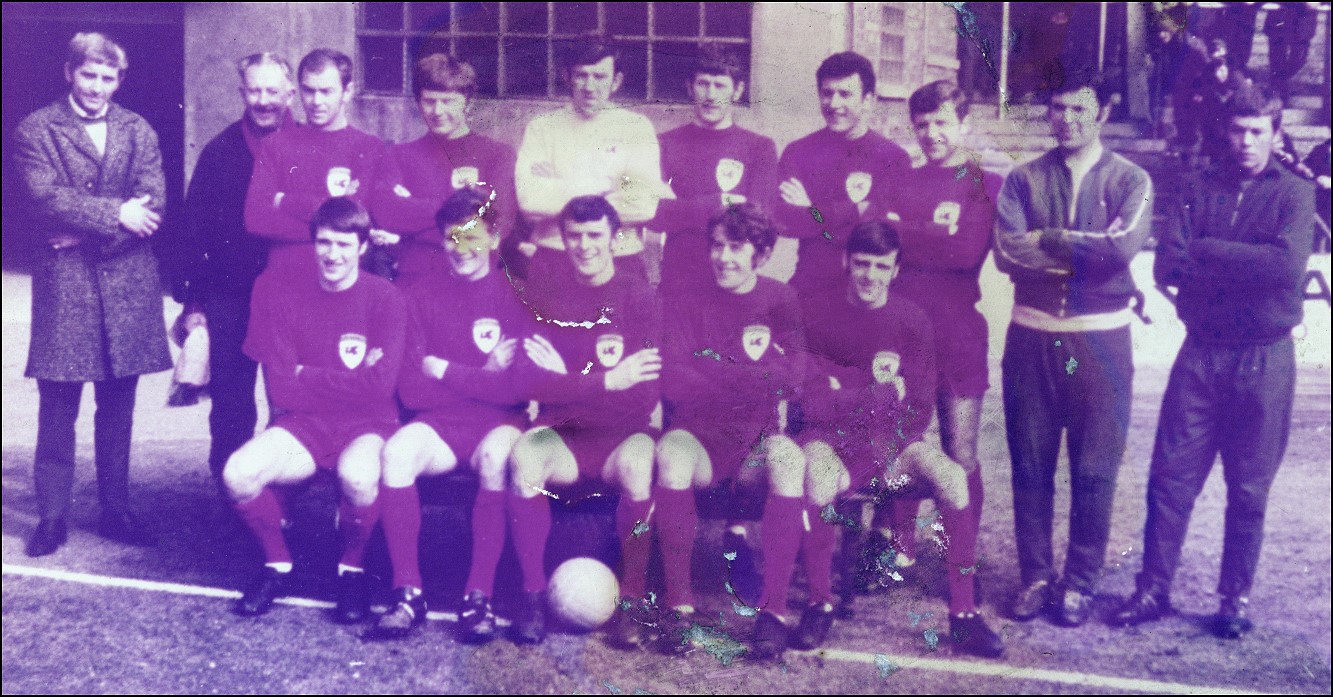 Gerry Pierce player - goalkeeper - soccerscrapbook